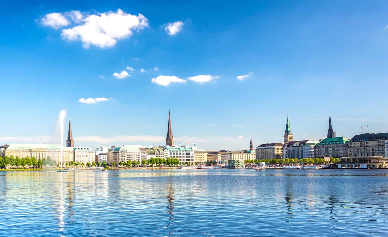Regatta in Hamburg - Rudern gegen Krebs